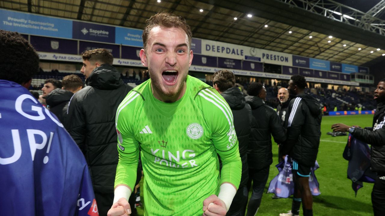 Jakub Stolarczyk zadebiutował w Premier League. Kim jest? [SYLWETKA ...