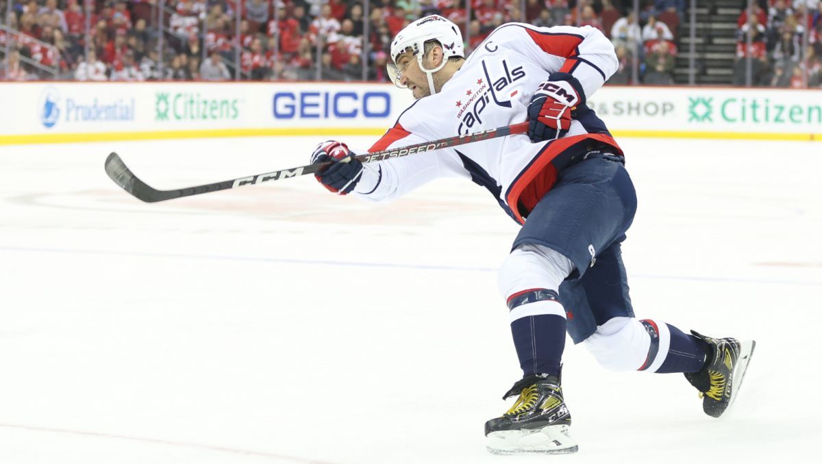 NHL. Aleksander Owieczkin pobił rekord Wayne'a Gretzky'ego. Już drugi w tym miesiącu | TVP SPORT