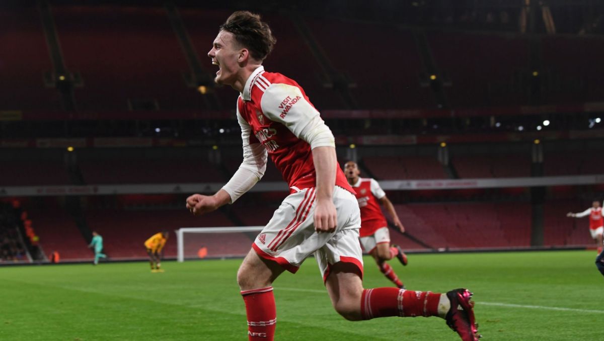 Michał Rosiak z golem i asystą dla Arsenalu U18. Trafienie z rzutu ...