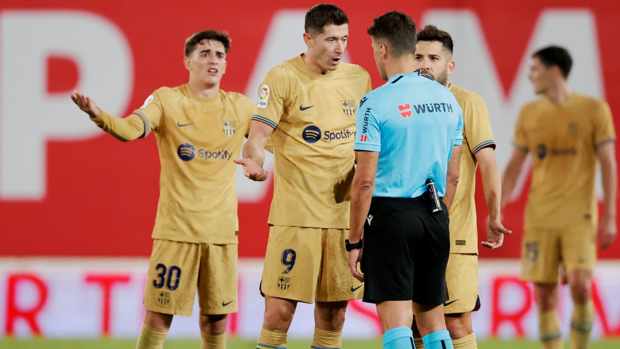 La Liga. Gavi poza pierwszym zespołem FC Barcelona. Może odejść za ...