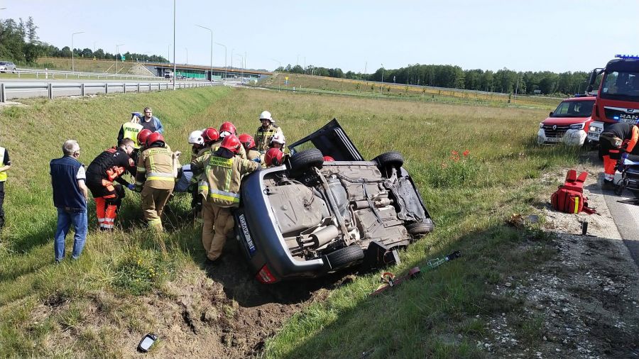 Wypadek na S14. Dwie osoby trafiły do szpitala