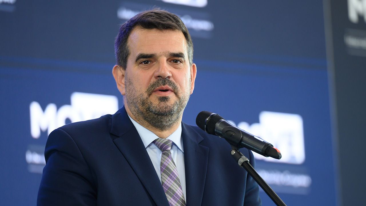 Wiceminister Jacek Tomczak złożył rezygnację | TVP INFO